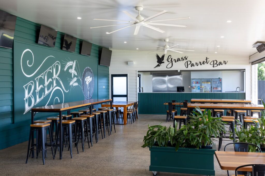 About Us - Pally Pub